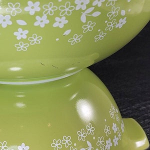 2 Vintage Pyrex Spring Blossom Crazy Daisy Cinderella Bowls 441 750ml ...
