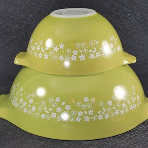 2 Vintage Pyrex Spring Blossom Crazy Daisy Cinderella Bowls 441 750ml ...