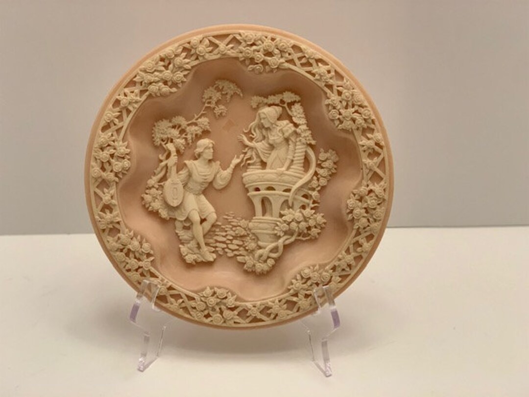 Vintage Cameo Plate/ Romeo and Juliet/ Incolay Stone - Etsy