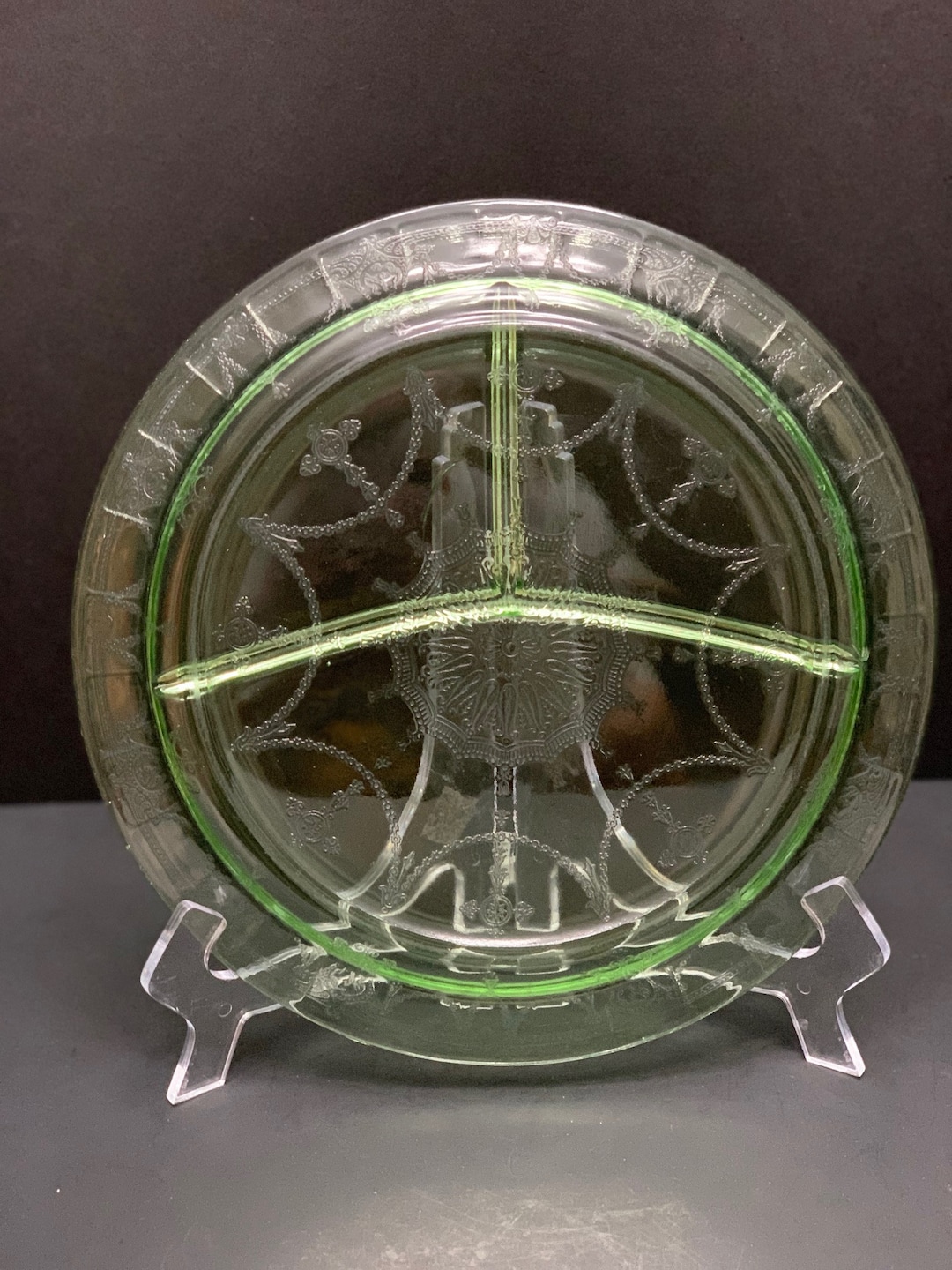 Anchor Hocking Depression Uranium Glass Plate Cameo Pattern Green 11 ...