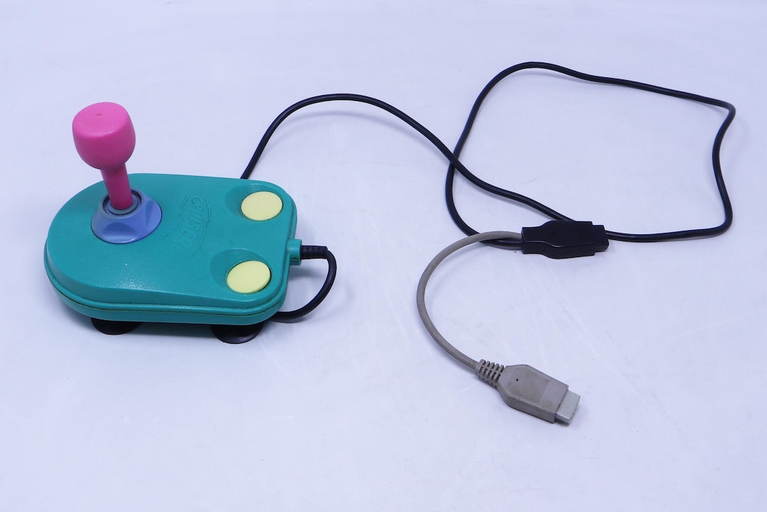Vintage Cruiser Power Play 9-pin Amiga Atari Commodore 64 C64 Gaming ...