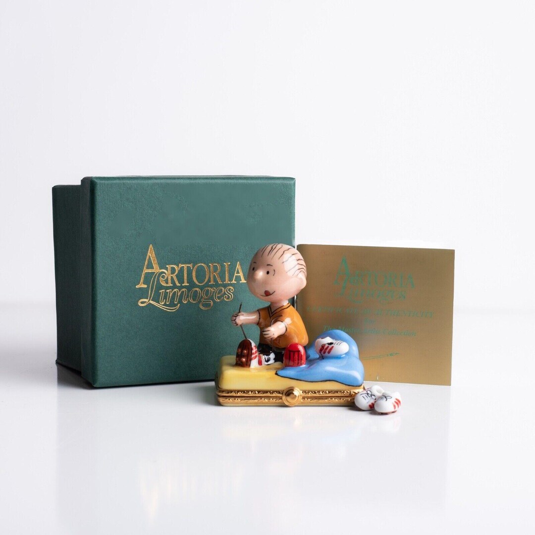 Artoria Limoges Peanuts Porcelain Trinket Box Linus Lacing Tying Shoes ...