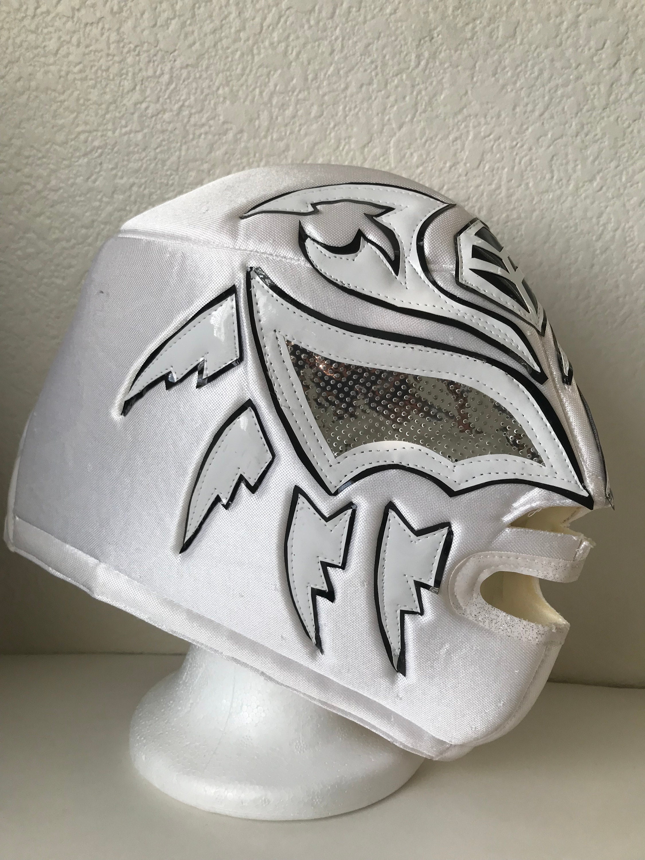 La sombra lucha libre mask bullet club mask | Etsy