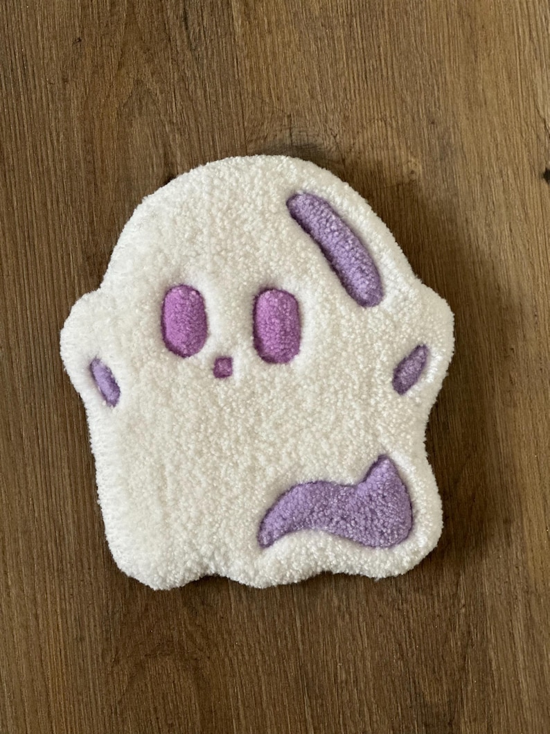 Tufted Wall Rug - Darryl the Lil Ghost - Cute Tuft Rug - Etsy