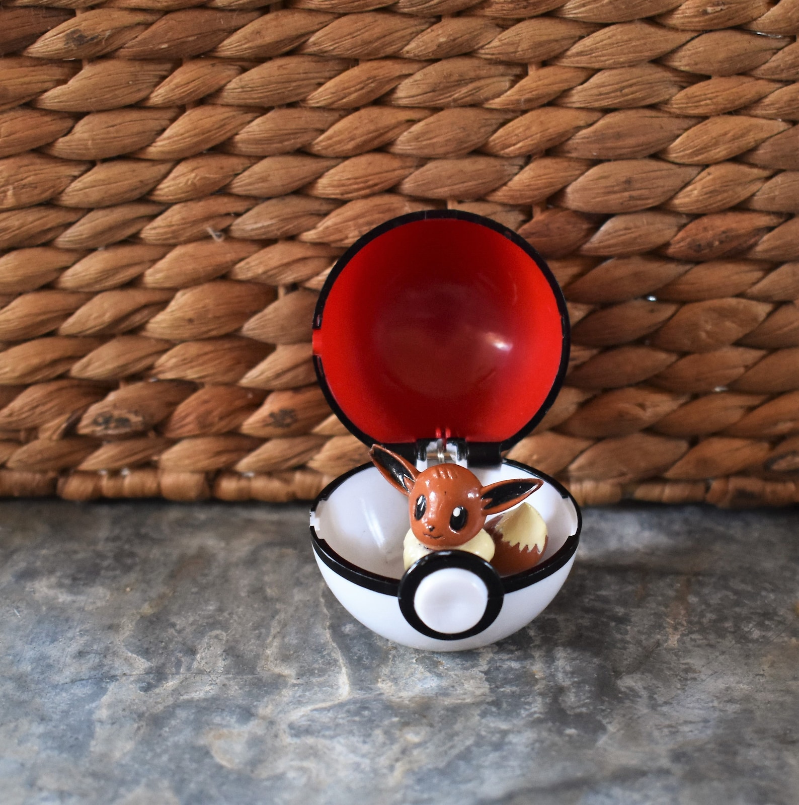 Authentic Vintage 1999 Original Pokemon Pokeball Flareon Toy | Etsy