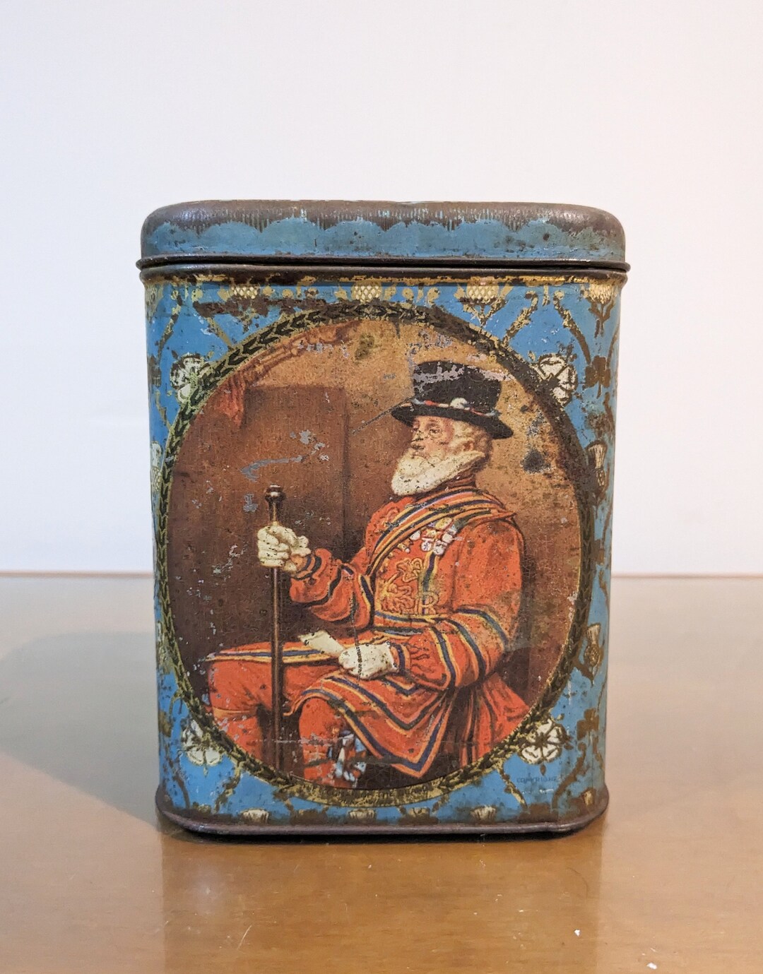 Antique Turn of the Century Royal British Yeoman of the Guard Tea Tin ...