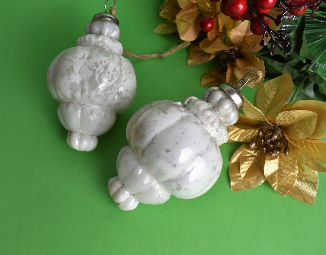 Vintage 1930s Corning Glass White Mottled Christmas Bobbles Tree ...