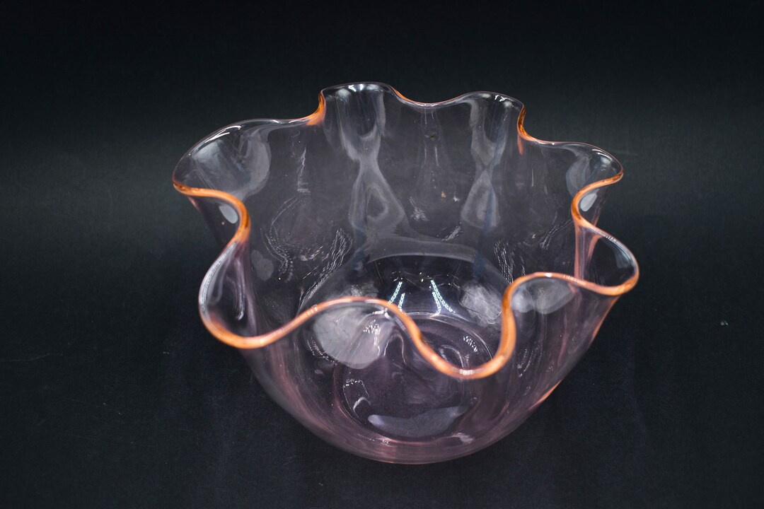 Handblown Light Pink Ruffled Handkerchief Rimmed Centerpiece Art Glass ...