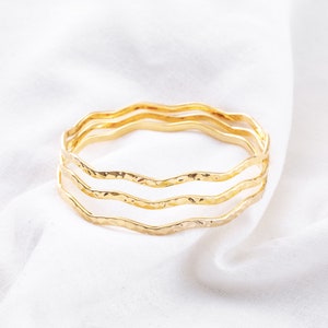 Wavy Stackable Set of 3 Bangles / Simple Gold Hammer-cut - Etsy
