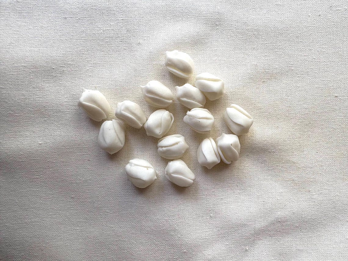 Pikake Bud Clay Beads in Bulb Form, No Stem, White Pikake, Bags of 25 ...