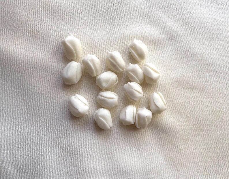 Pikake Bud Clay Beads in Bulb Form, No Stem, White Pikake, Bags of 25 ...