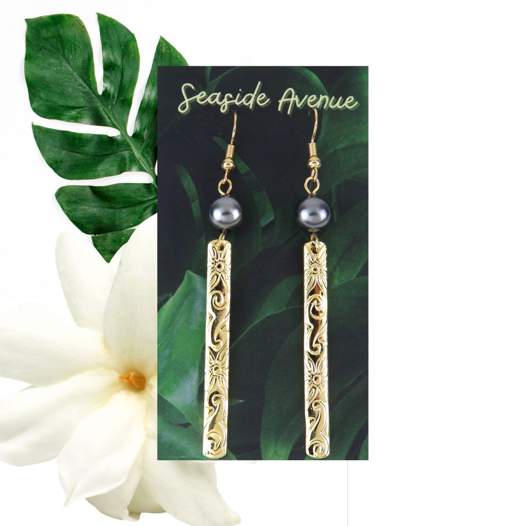 Hawaiian Scroll Design Hamilton Gold Bar, Black Shell Pearl Earrings ...