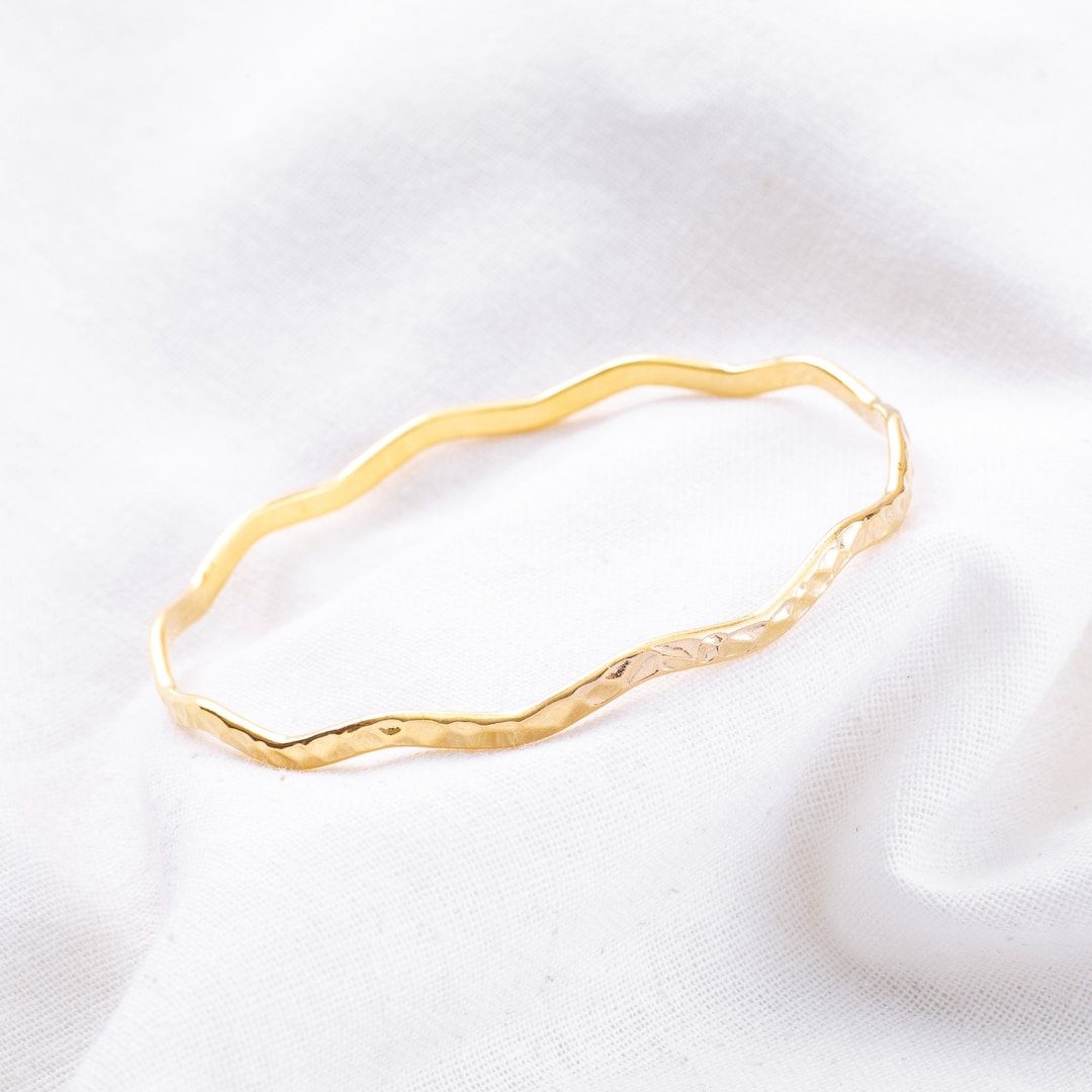Thin Gold Wavy Bangle / Simple Gold Hammer-cut - Etsy