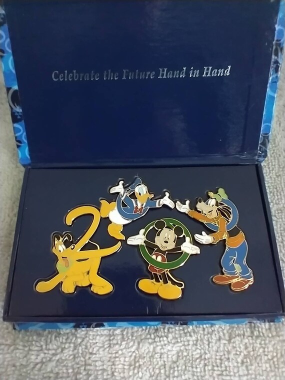 vintage disney pins celebrate - Gem