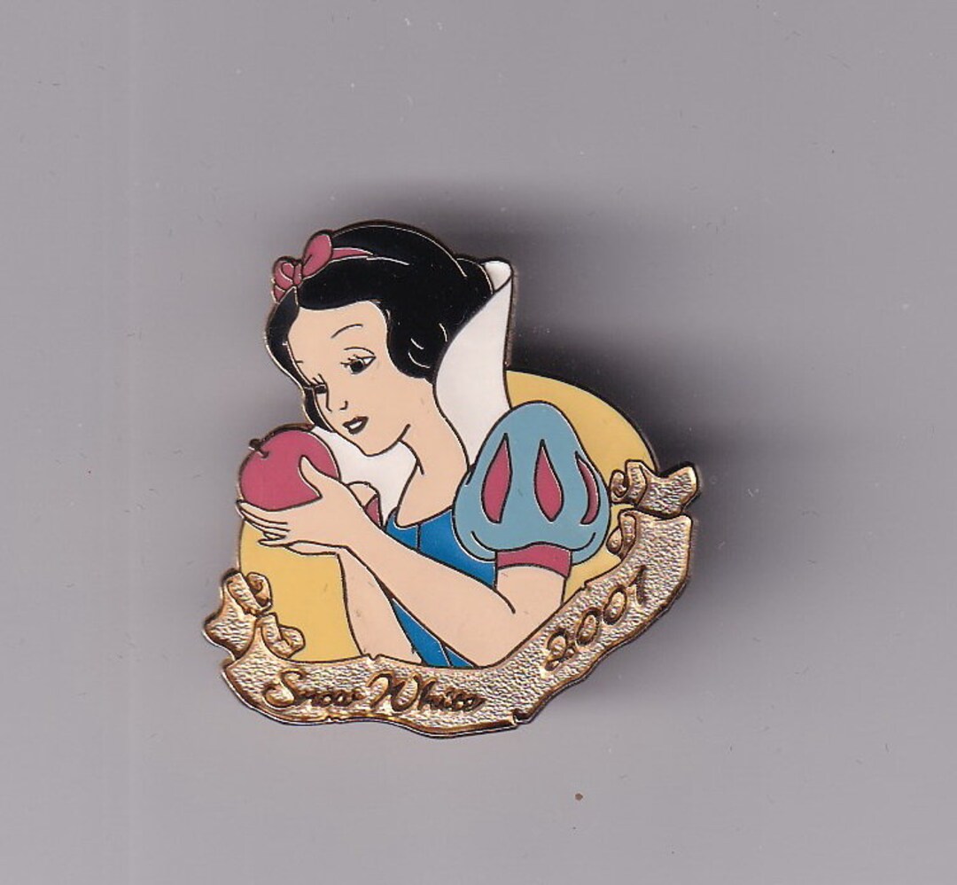 Vintage Snow White Pin - Etsy