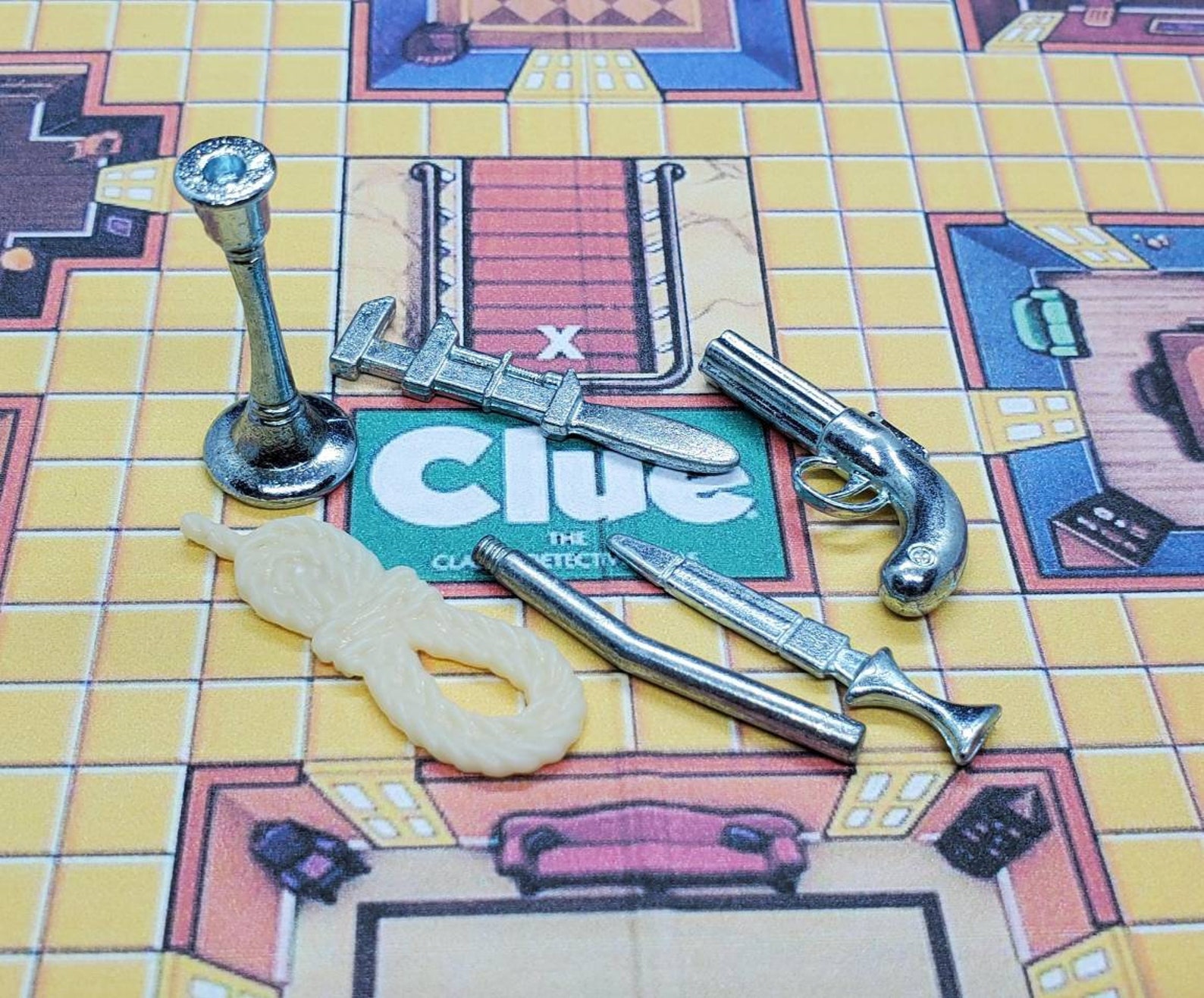 Vintage Clue Cluedo Upcycled Game Piece Shatterproof 100mm Disc ...