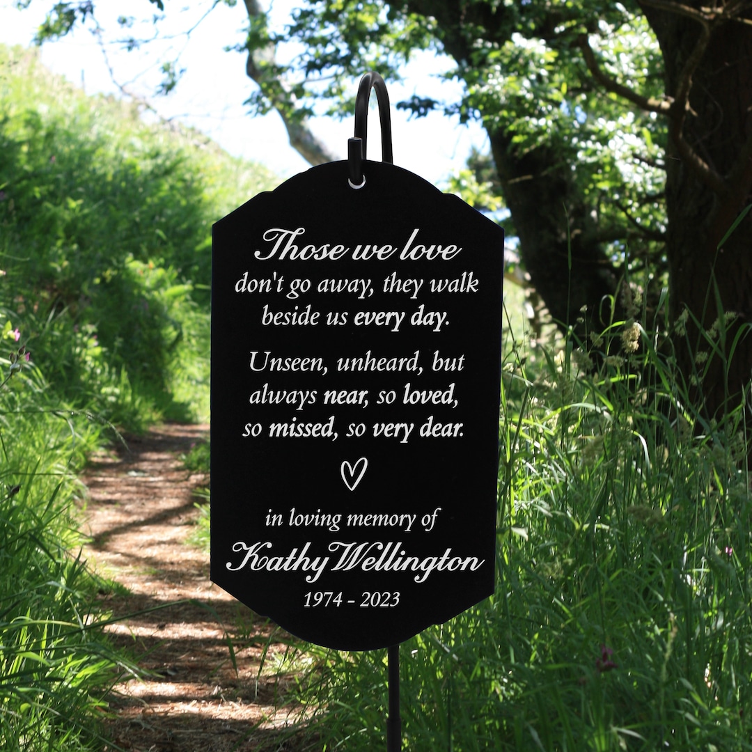 In Memory of Garden Stake | Personalized Garden Memorial Plaque | Those ...