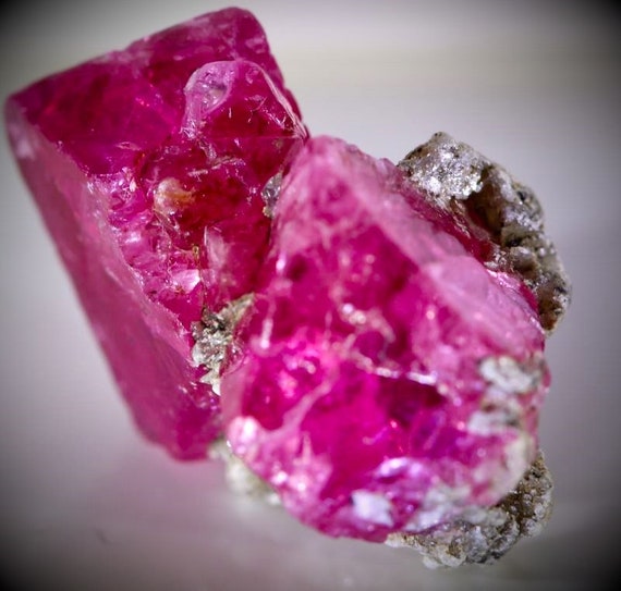 Gemstones spinel spinel gemstone Natutal spinel mineral specimen 3.00ct ...
