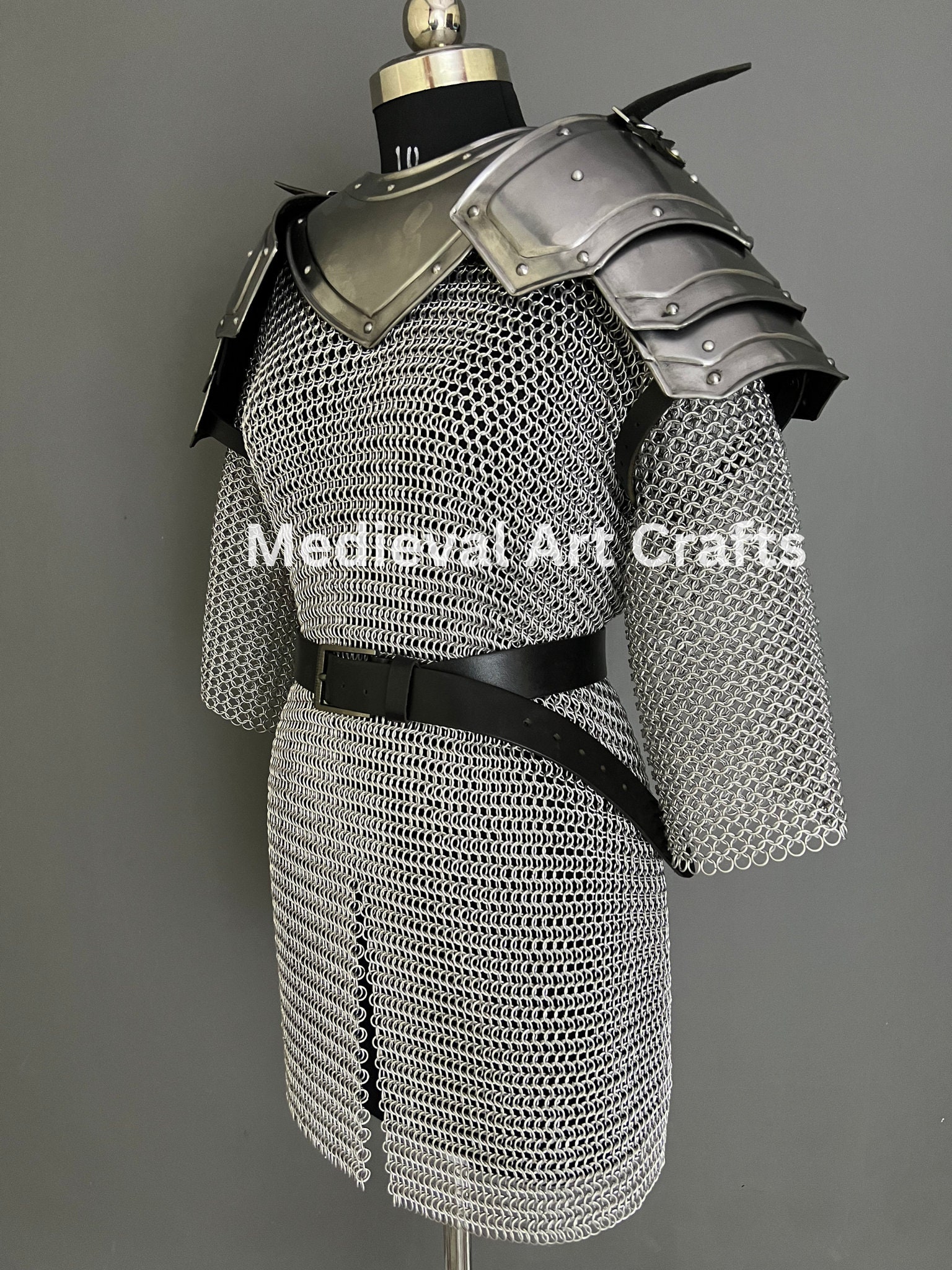 Knight Brave Female Armor, Gorget Pouldron Armor, Chaianmail Armor ...