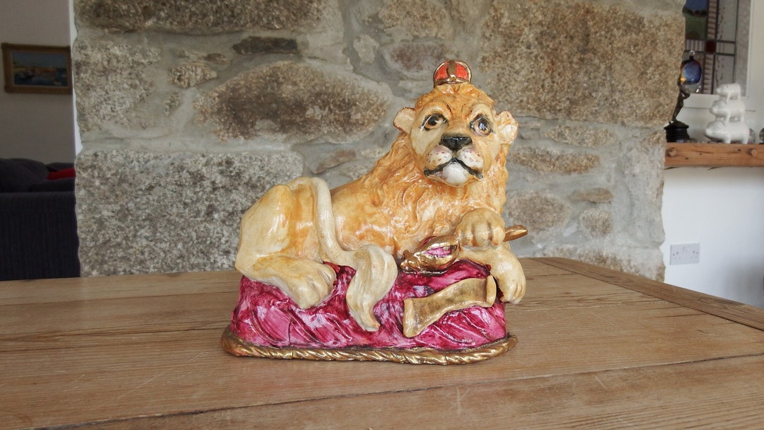 Vintage Studio Pottery Model of a Lion With Crown and Sceptre - Etsy