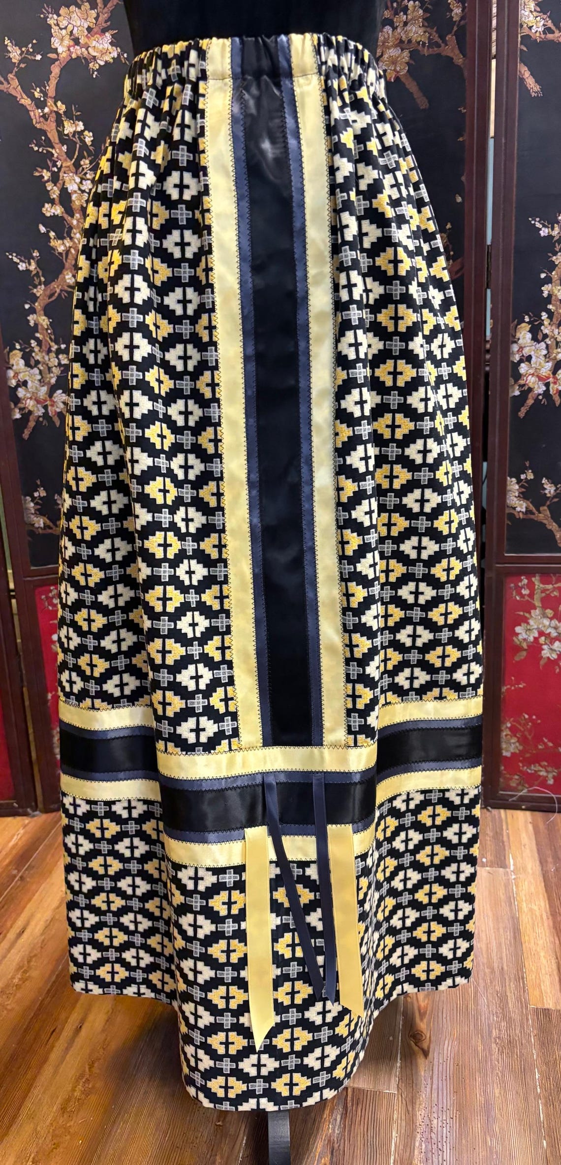 Women's Ribbon Skirt Native American Indigenous Regalia – Small - Etsy