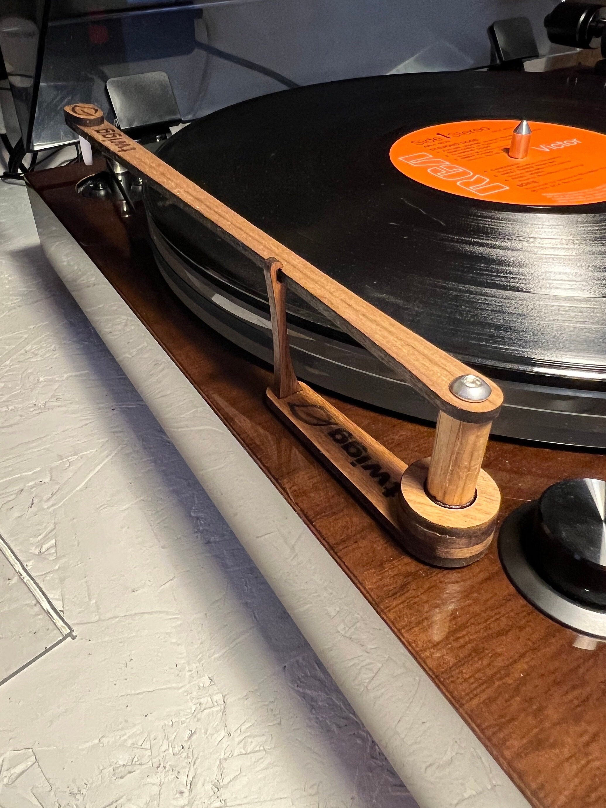 The ‘twigg’ Record Cleaning Brush- Vinyl Record Cleaning Arm, Tracking ...