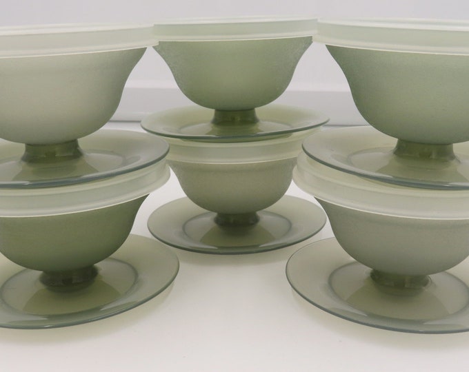 TUPPERWARE Smokey Gray Ice Cream Sundae Cups Footed Bowls With Lids ...
