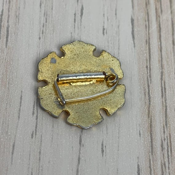 Vintage Badge Japanese School Girl Pin Metal Badge Se… - Gem