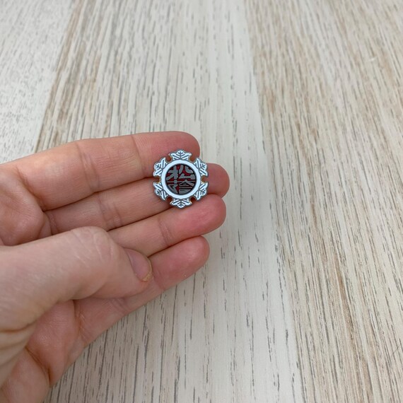 Vintage Badge Japanese School Girl Pin Metal Badge Se… - Gem