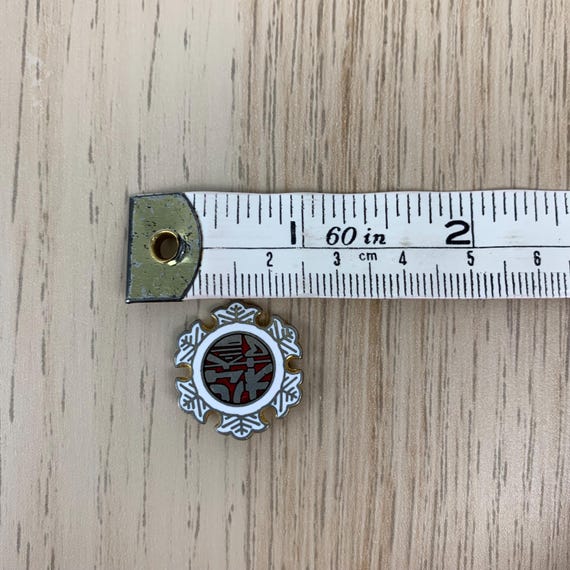 Vintage Badge Japanese School Girl Pin Metal Badge Se… - Gem