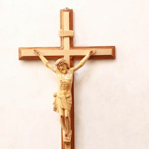 Jesus Statue Wooden Crucifix INRI Holy Cross Wall Hanging Sculpture ...