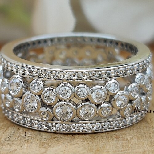 Round Cut Diamond Bezel Set Bubble's Band/ Shining - Etsy