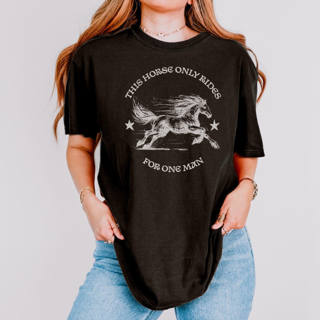 Red Rising Shirt: Mustang & Darrow, Book Lover Gift - Etsy