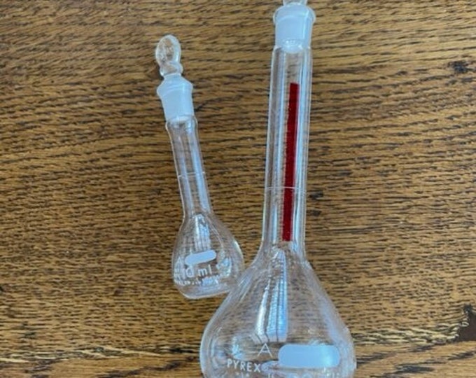 Vintage Lab Glass With Stoppers - 1980's Pyrex Lab Glass Flasks ...