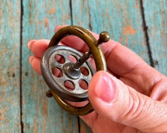Vintage Spinning Gyroscope Top - Vintage Metal Gyroscope Top Toy ...