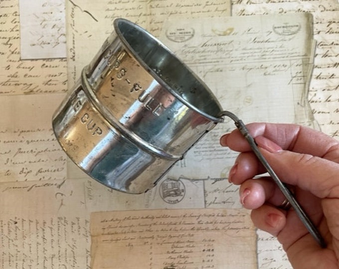 Vintage Metal Two Cup Flour Sifter Vintage Kitchen Decor Vintage ...