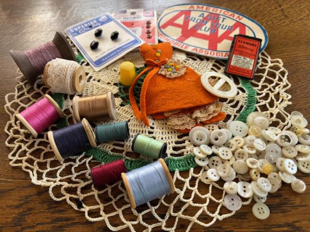 Vintage Hand Sewing Supplies - Mixed Lot of Vintage Sewing Notions ...