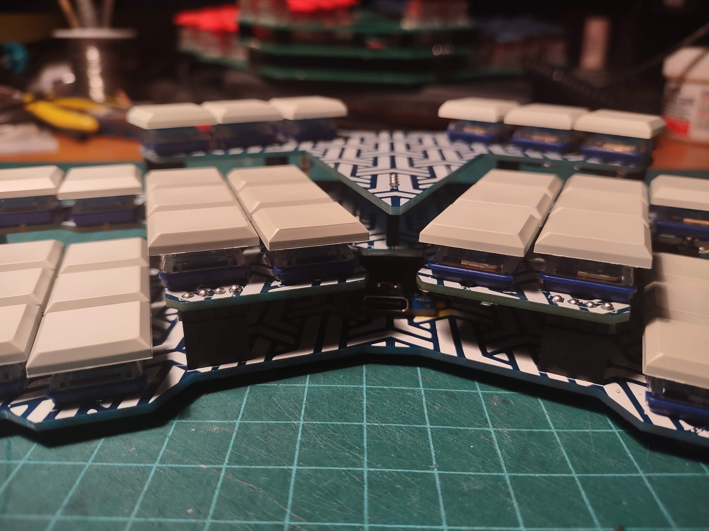 Thumbsup V9 Ergonomic Mechanical Keyboard promicro or Elite-pi, QMK/VIA ...