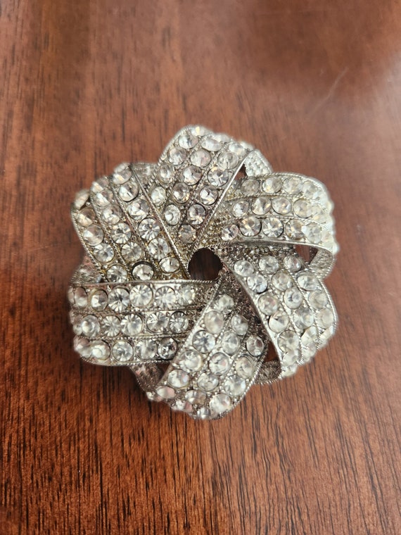 monet bow brooch - Gem