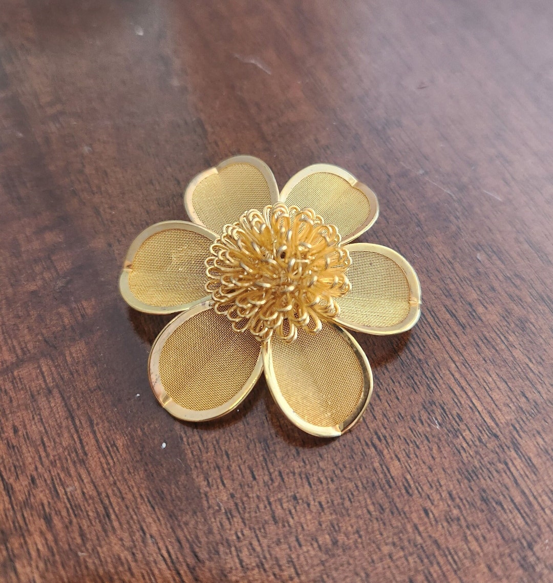 Vintage Gold Mesh Flower Brooch - Etsy