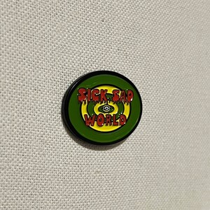 Sick Sad World Metall Emaille Pin Anstecker Anstecknadel Tasche ...