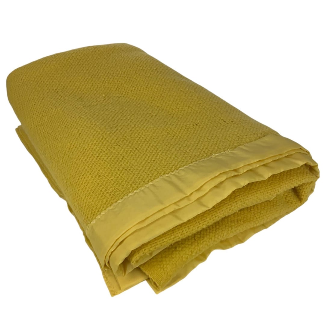 Vintage Waffle Knit Acrylic Blanket With Satin Trim Double Full Size ...