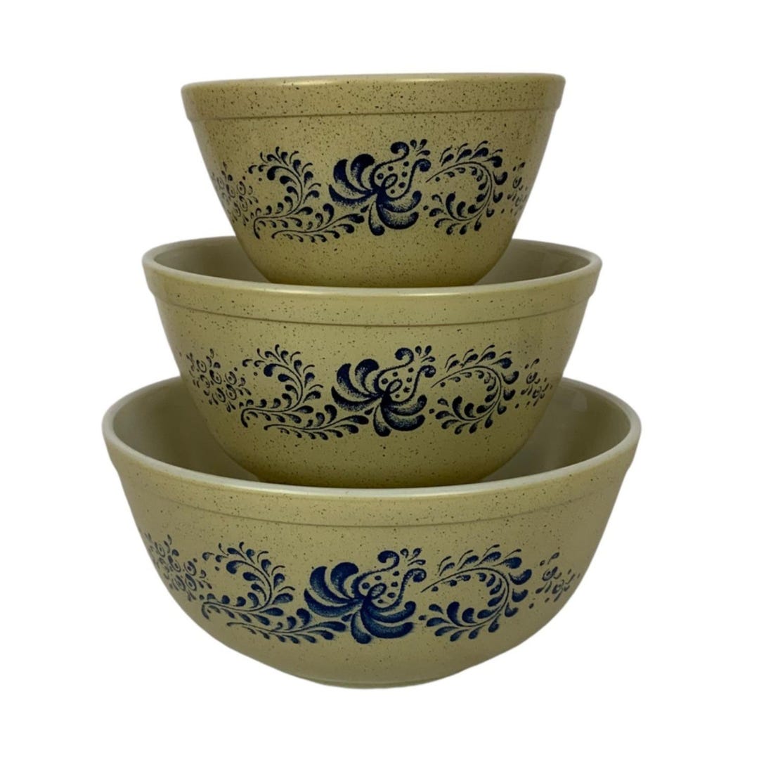 Vintage Pyrex Homestead 3-piece Mixing Bowl Set Blue Floral Beige ...