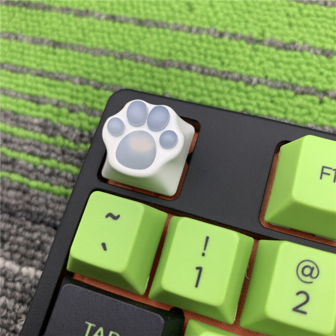 Cute Cat Keycaps White and Pink Glitter Paw Keycap Set Resin - Etsy