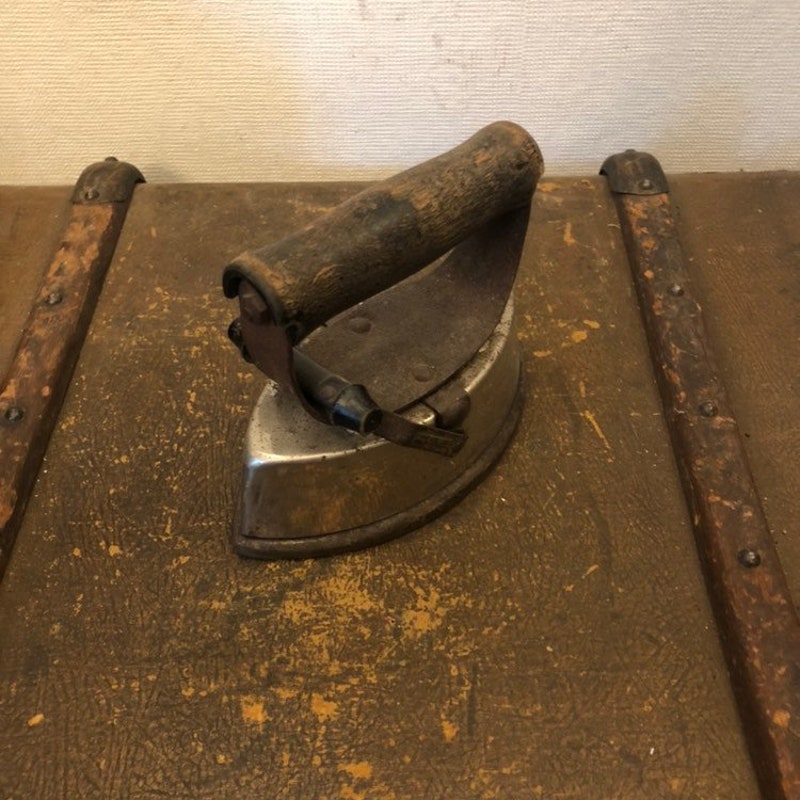 Antique Sad Iron - Etsy