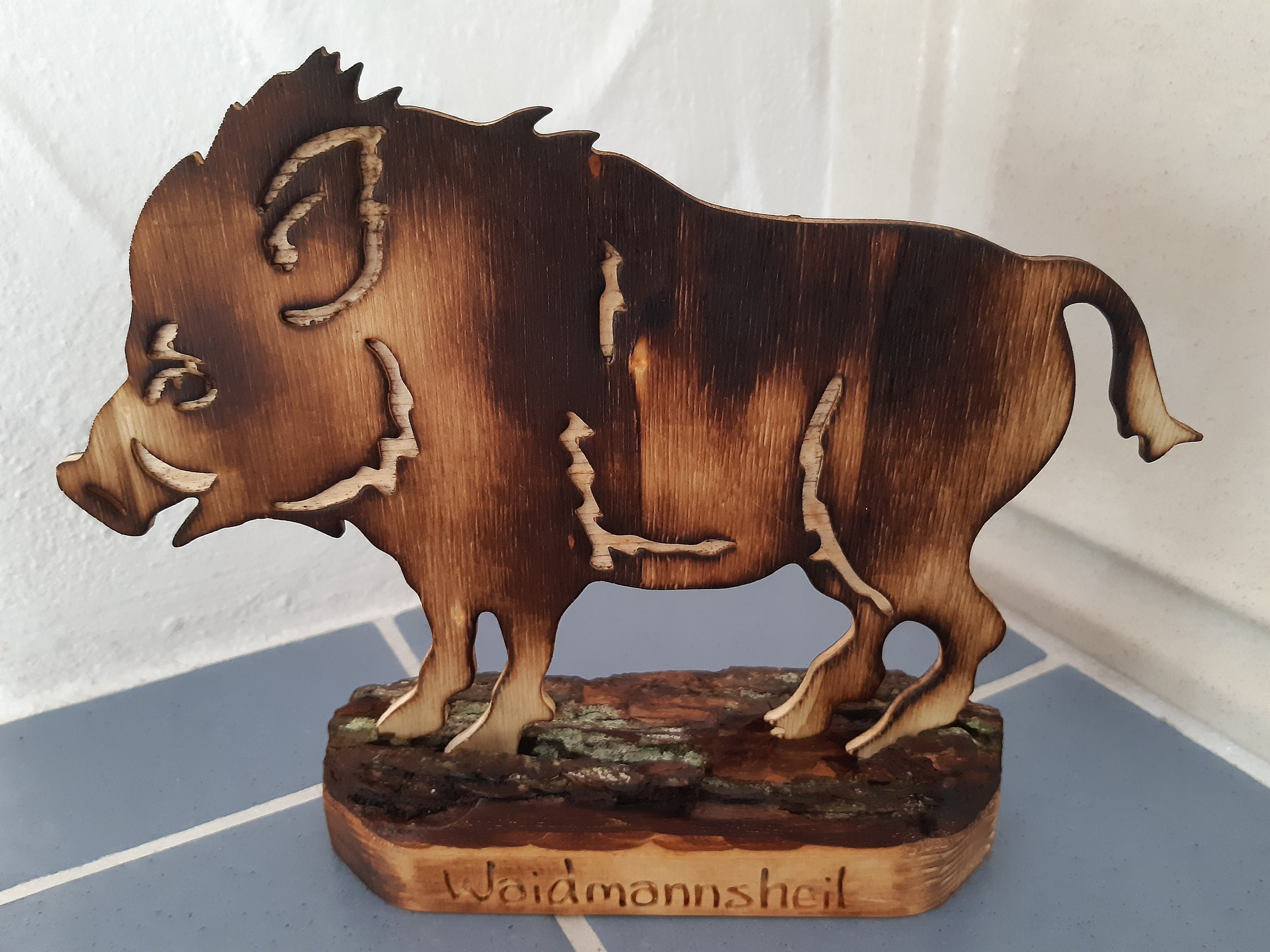 Wildschwein aus Holz mit Rinde, Keiler, Wildsau, Holz, Jäger, Geschenk ...