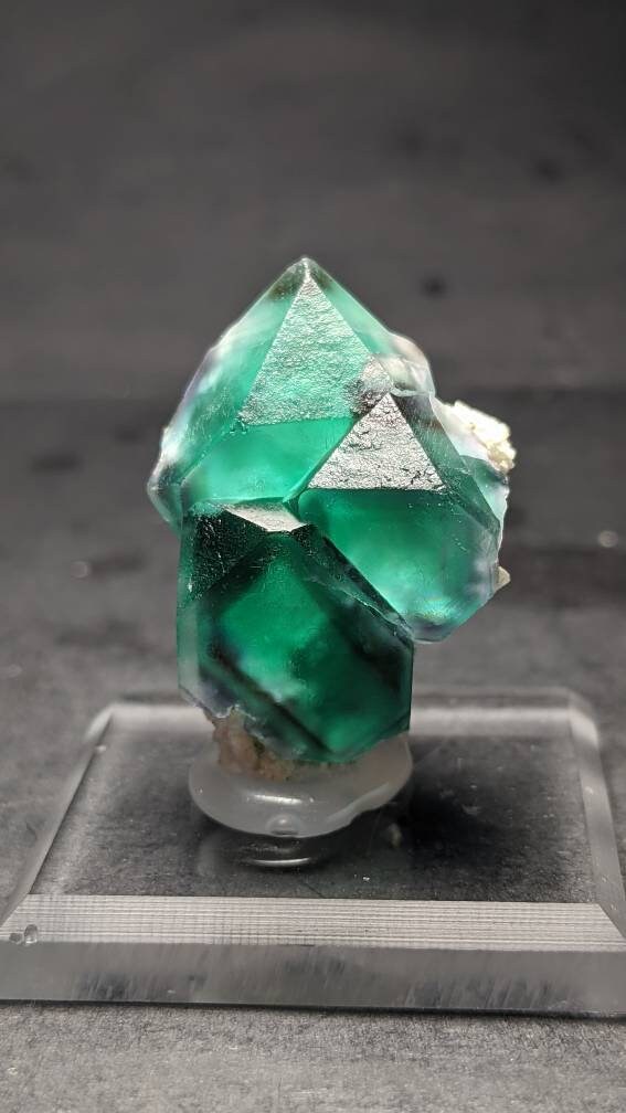 Emerald green Alien eye Fluorite Namibia 2020 Find | Etsy
