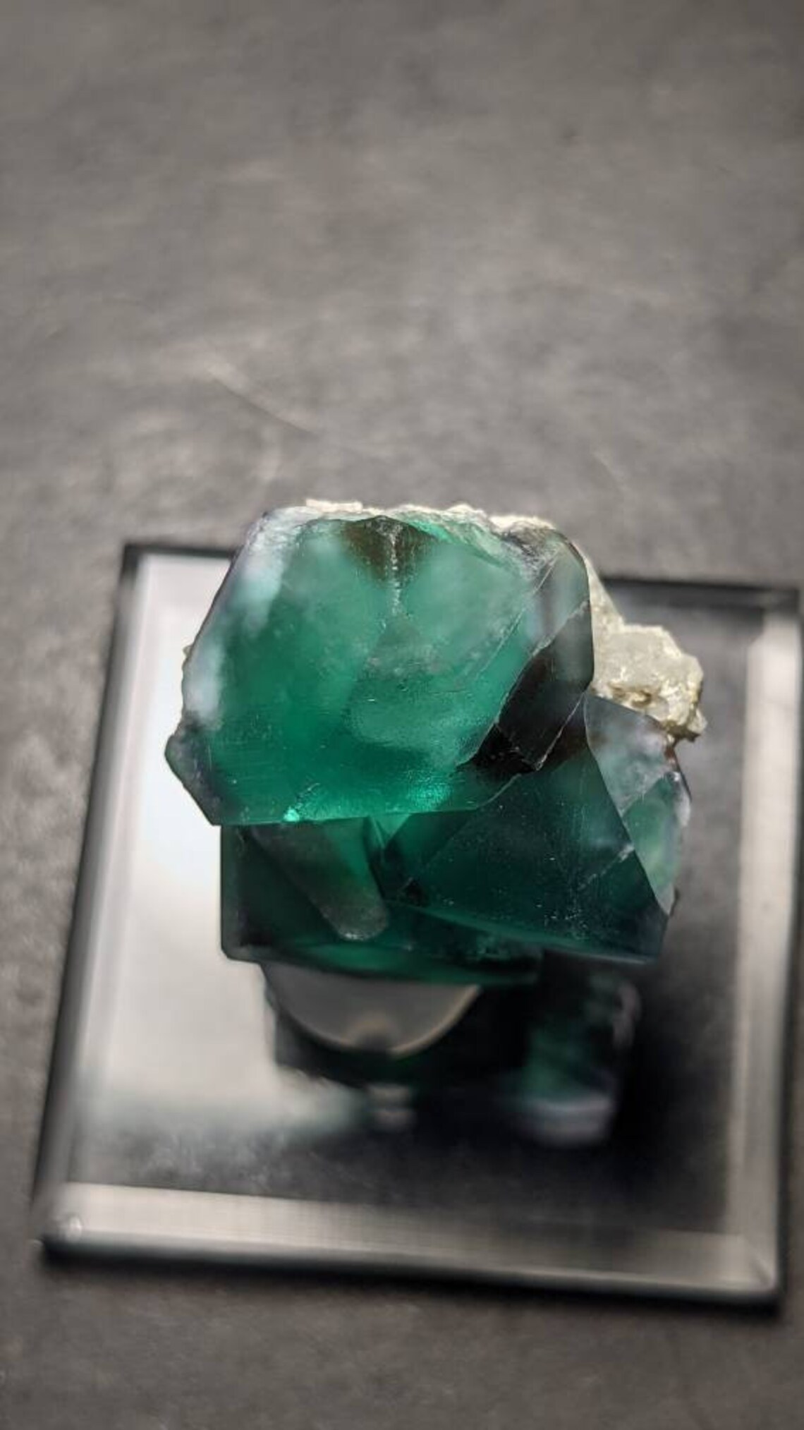 Emerald green Alien eye Fluorite Namibia 2020 Find | Etsy