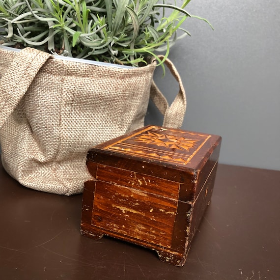 Small Hand Carved Wood Box with Lid, Antique Granny j… - Gem