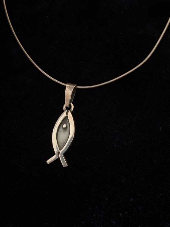 Sterling silver fish symbol - Gem